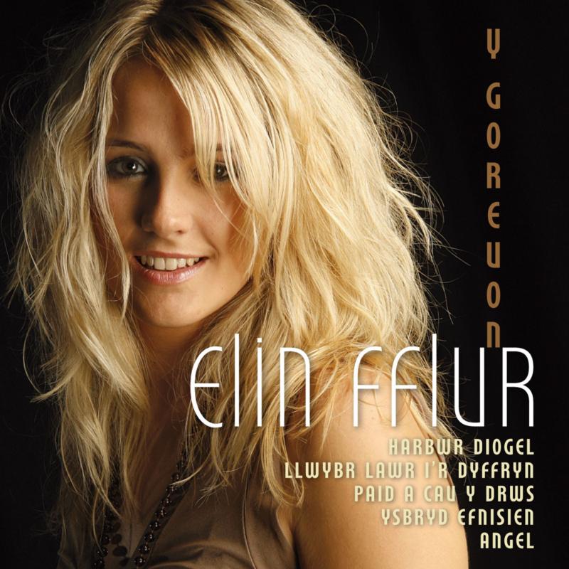 Elin Fflur: Best Of – Proper Music